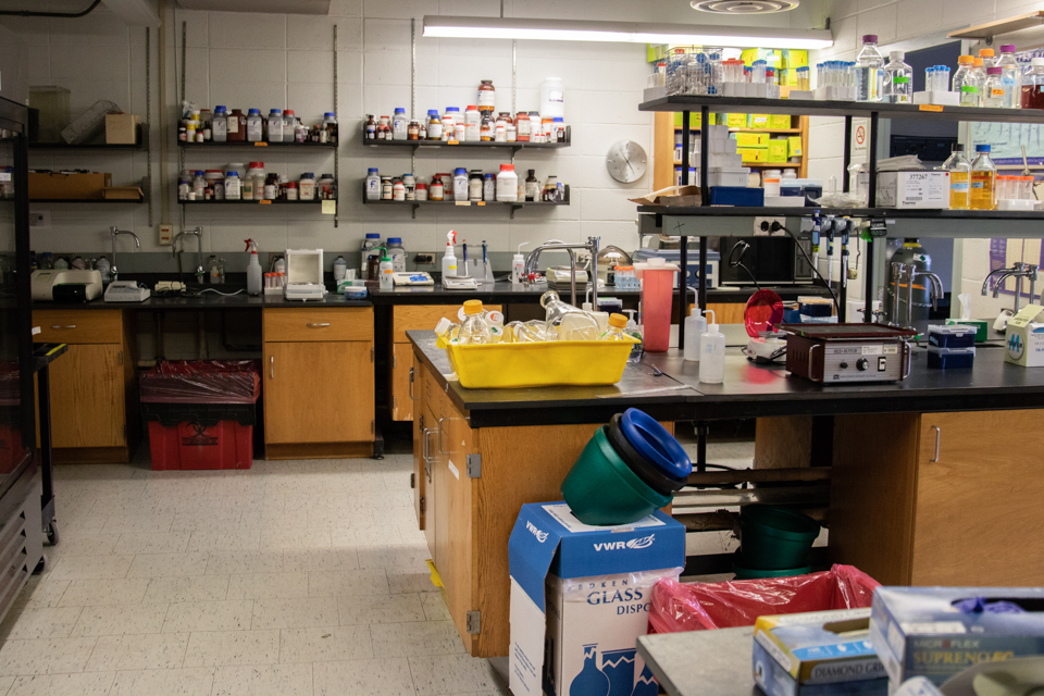 ‘The space is embarrassing:’ Outdated facilities leave bio labs without ...