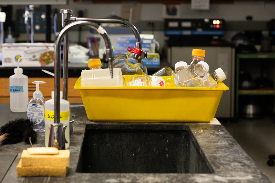 ‘The space is embarrassing:’ Outdated facilities leave bio labs without ...